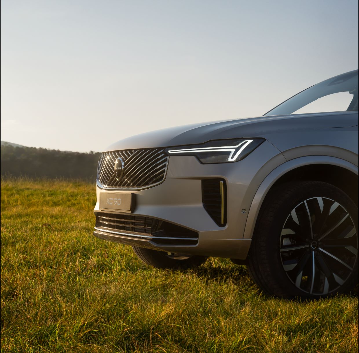 XC90 e EX90 enfim chegam ao Brasil. Um custa R$ 640 mil; o outro, R ...